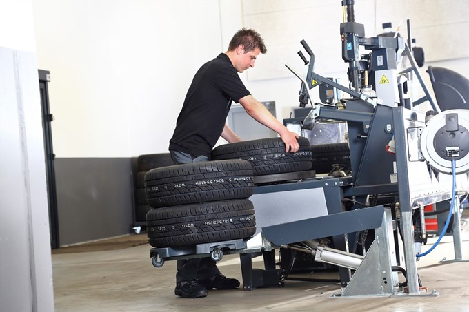 Wheel Trolley Lift - Ahcon